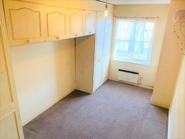 2 Bed Flat, Springfield Court, IG1
