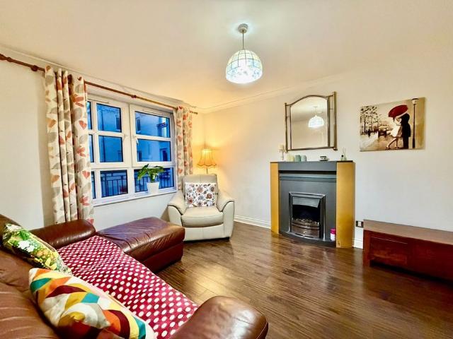 2 Bed Flat, Springfield St, EH6