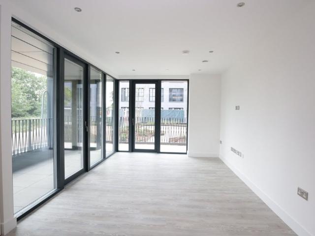 2 Bed Flat, Turing Way, CB3