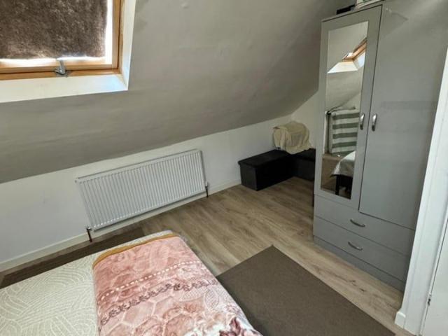 2 Bed Flat, Tylehurst Gardens, IG1