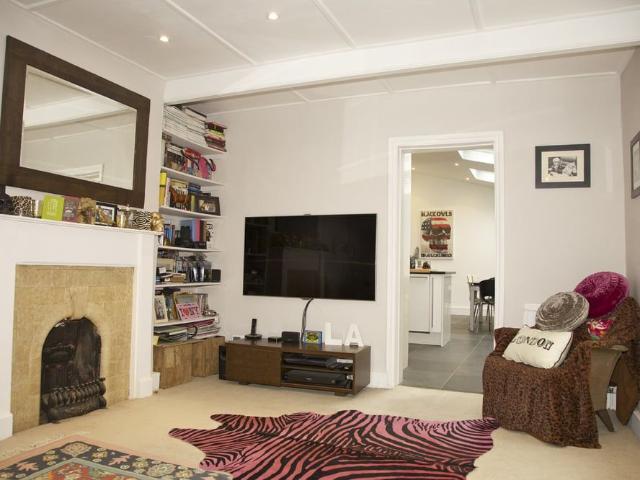 2 Bed Flat, Tabor Grove, SW19