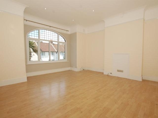 2 Bed Flat, Tannsfeld Road, SE26