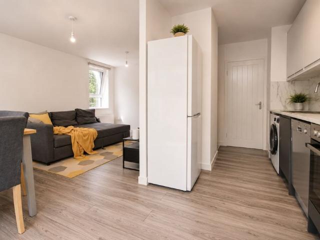 2 Bed Flat, Taplow, NW3