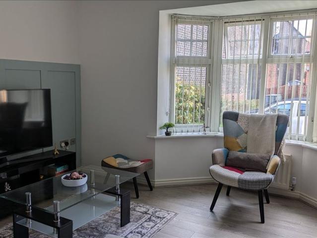 2 Bed Flat, Tavistock Close, LS12
