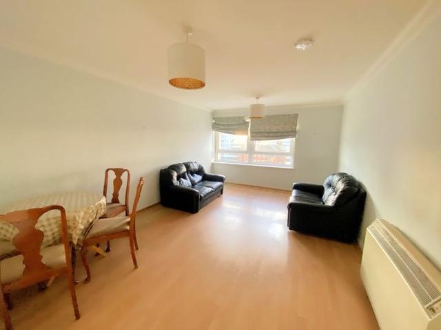 2 Bed Flat, Taylor Place, G4