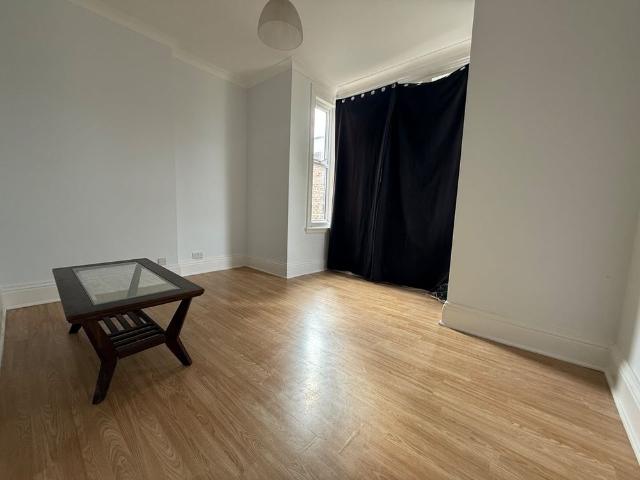 2 Bed Flat, Tennison Road, SE25