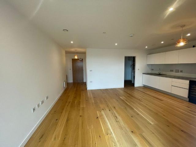 2 Bed Flat, The Axium, B1