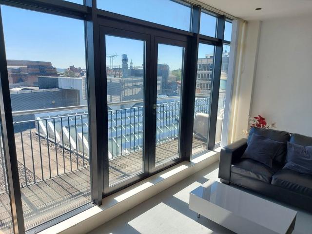 2 Bed Flat, The Axis, NG1
