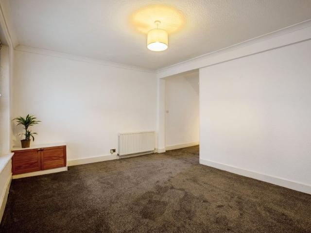 2 Bed Flat, The Broadway, SW19