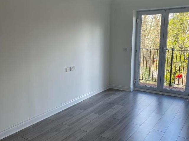 2 Bed Flat, The Dell, SO15