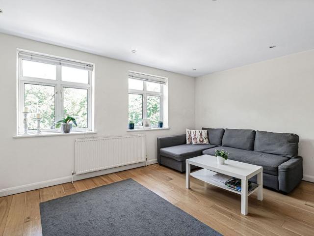 2 Bed Flat, The Green, W5