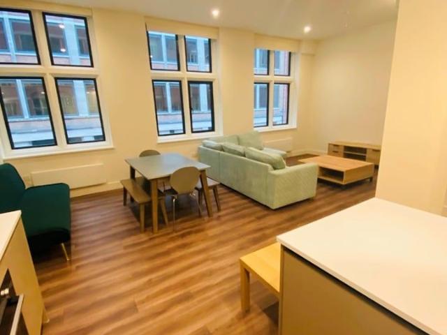 2 Bed Flat, The Lightwell, B3