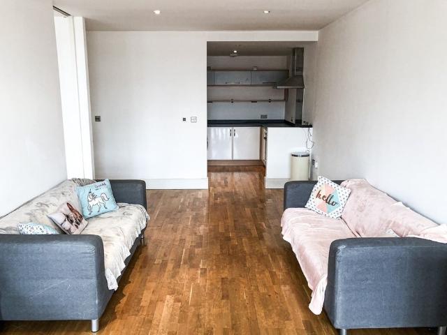 2 Bed Flat, The Lock Building, M1