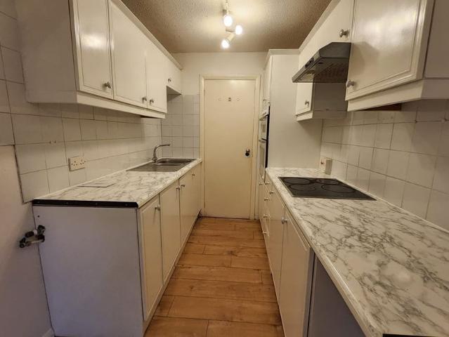 2 Bed Flat, The Mount, M7