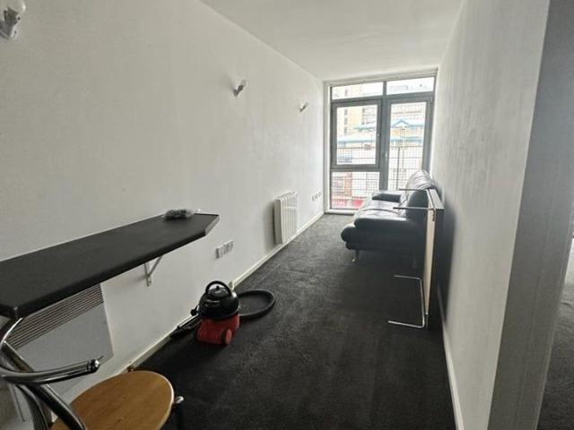 2 Bed Flat, The Odeon, IG11