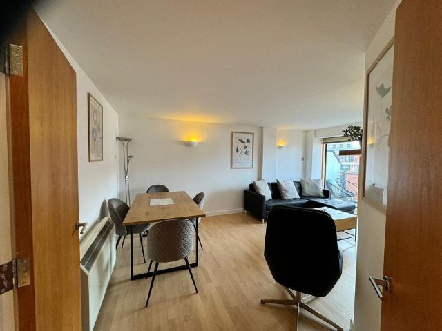 2 Bed Flat, The Quays, LS1