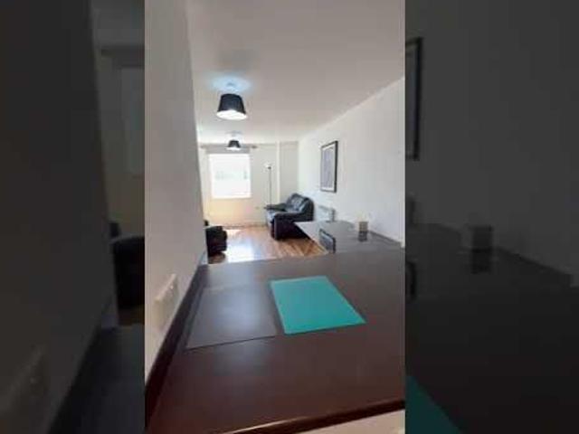 2 Bed Flat, The Quadrangle, M1