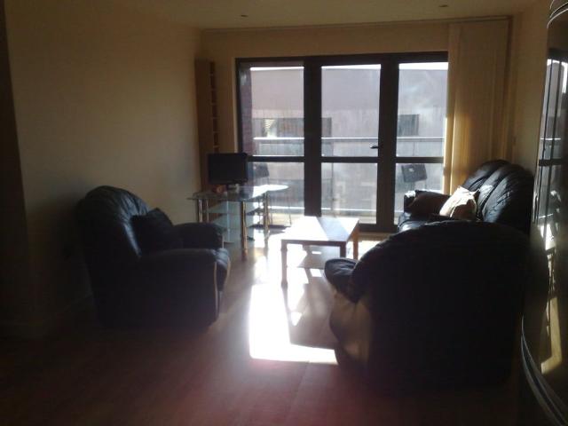 2 Bed Flat, The Reach, L3