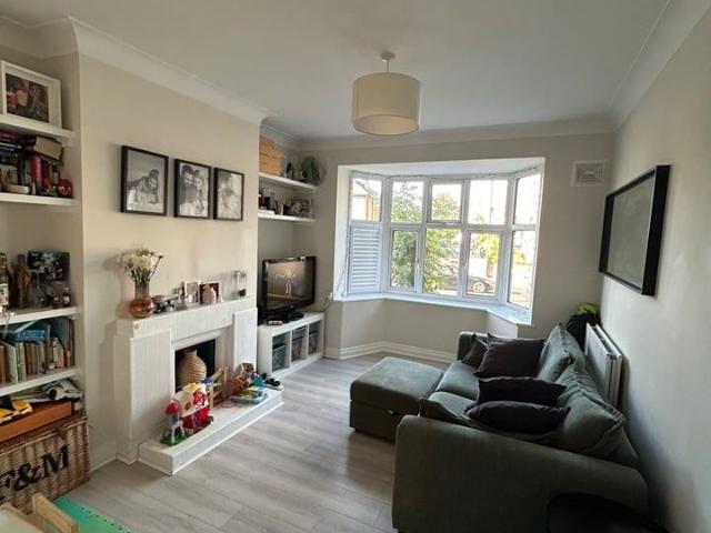 2 Bed Flat, Thurlow Park Road, SE21