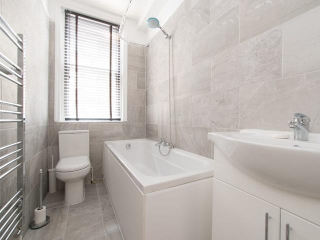 2 bed Flat To Let