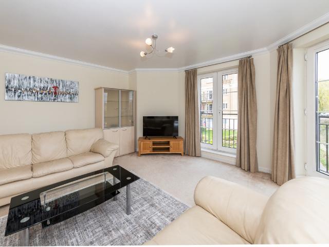 2 bed Flat To Let