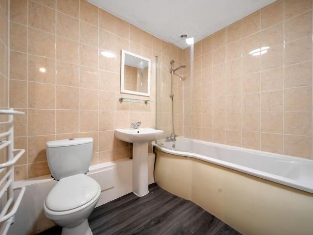 2 bed Flat To Let