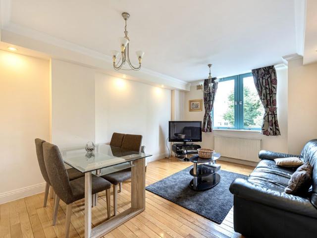 2 bed Flat To Let