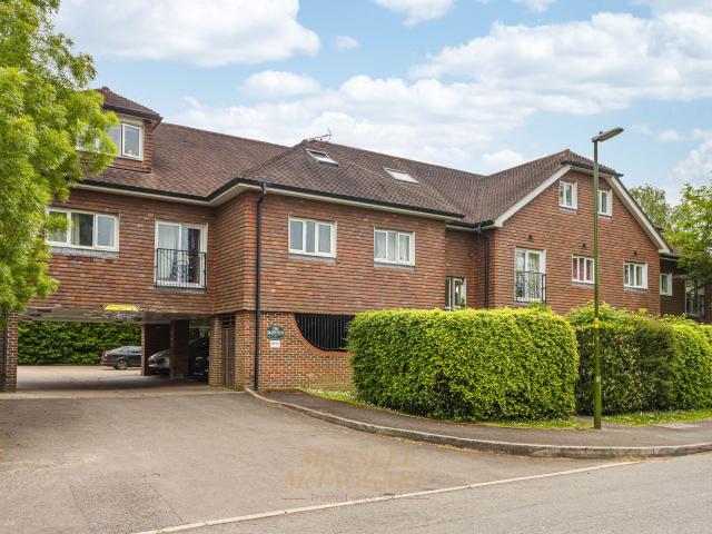 2 Bed Flat To Let