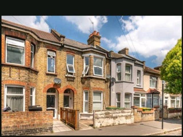 2 Bed Flat to Let