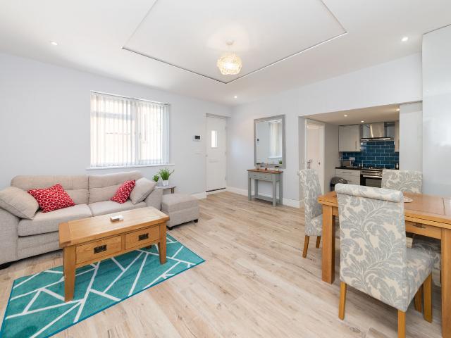2 bed Flat To Let