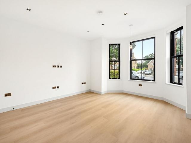 2 bed Flat To Let