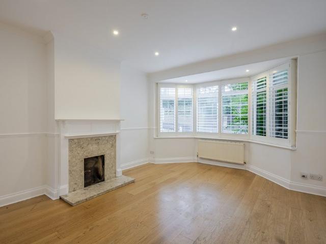 2 bed Flat To Let