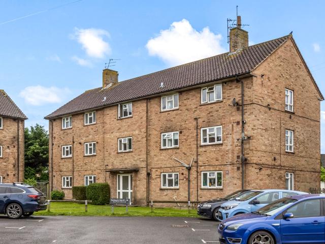 2 Bed Flat To Let