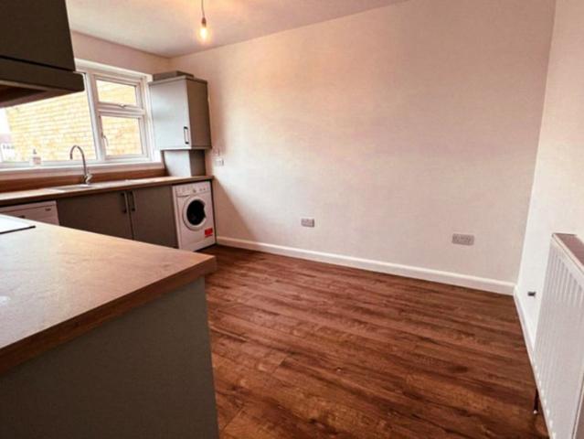 2 bed Flat To Let