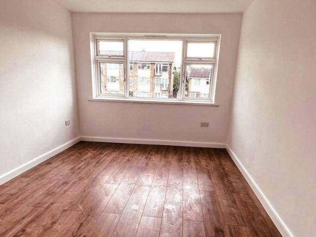 2 bed Flat To Let