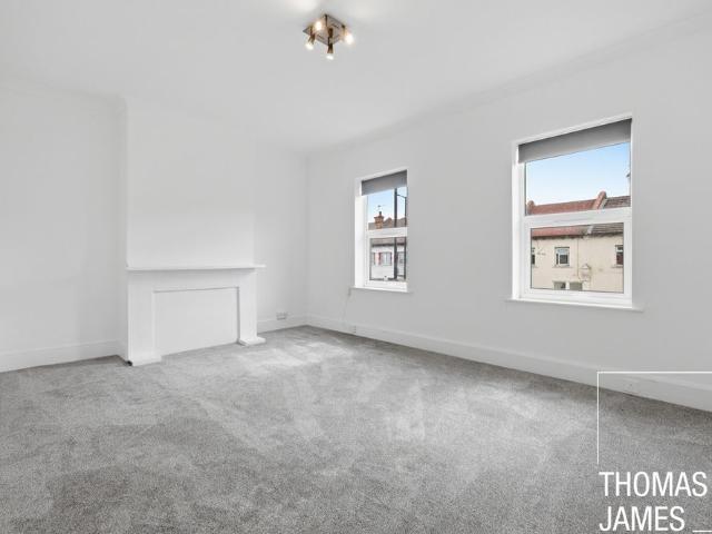 2 bed Flat To Let