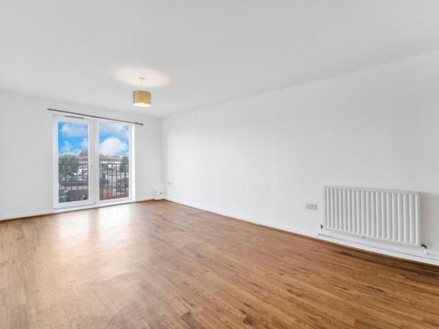 2 bed Flat To Let