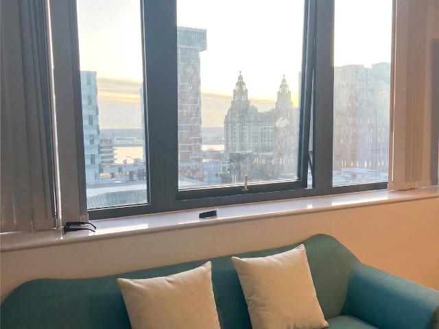 2 bed flat to let in Liverpool