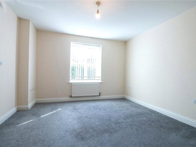 2 bed flat to let in Liverpool