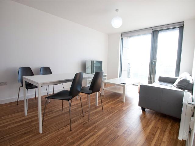 2 bed flat to let in Liverpool