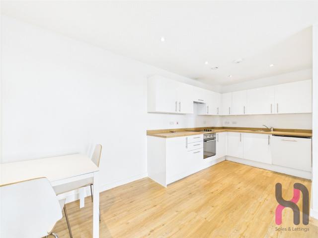 2 bed flat to let in Manchester