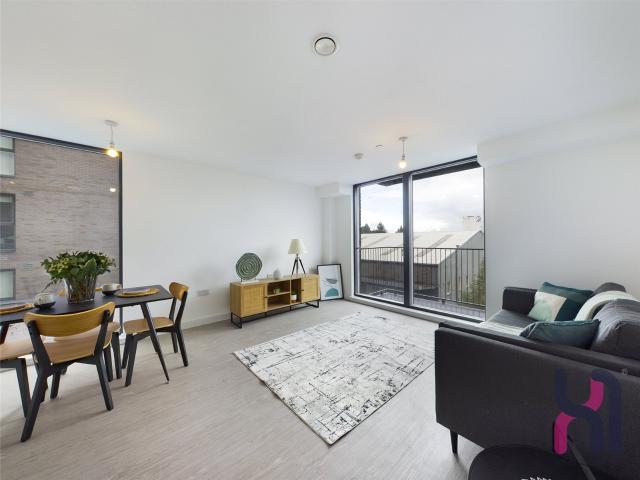 2 bed flat to let in Manchester
