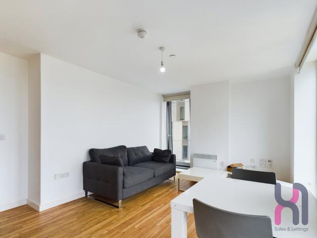 2 bed flat to let in Manchester