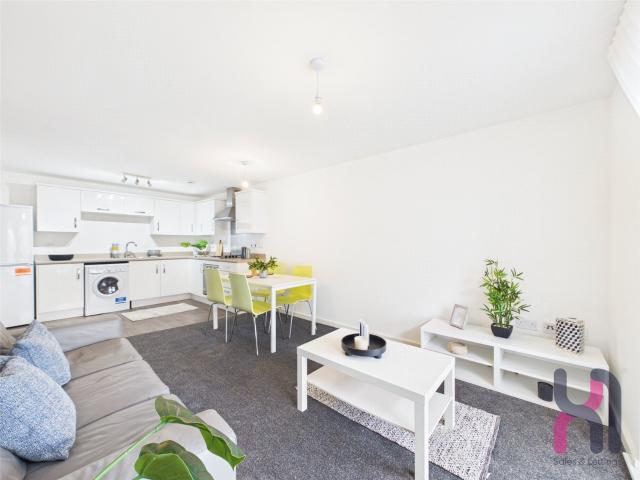 2 bed flat to let in Manchester