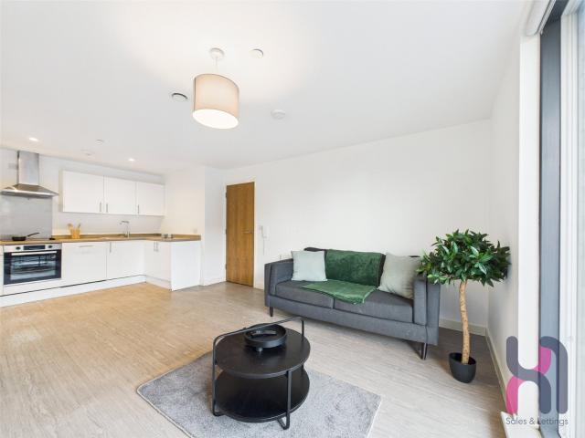 2 bed flat to let in Manchester