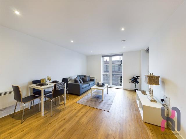 2 bed flat to let in Manchester