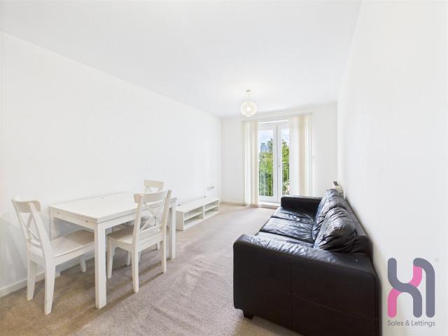 2 bed flat to let in Manchester