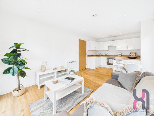 2 bed flat to let in Manchester