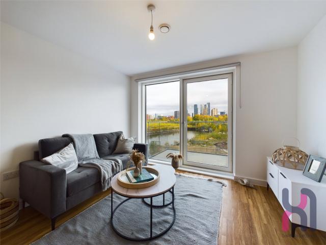 2 bed flat to let in Manchester