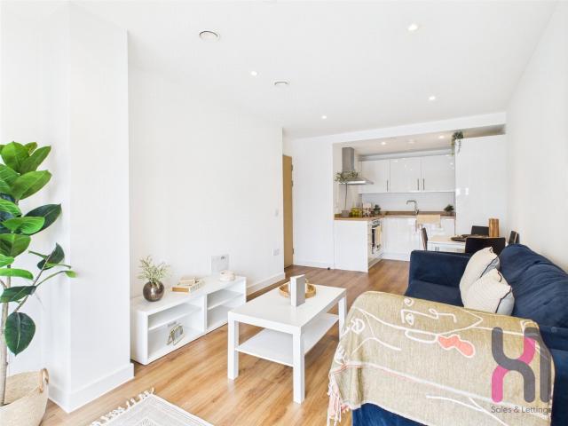 2 bed flat to let in Manchester